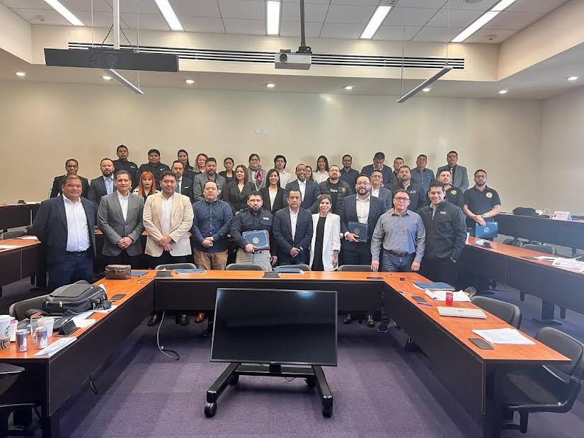 FBI imparte capacitación a personal de la FGJEZ | Periódico Mirador