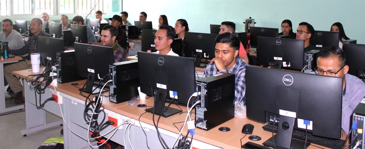 Reciben estudiantes de la Utzac capacitación en software Vulcan ...